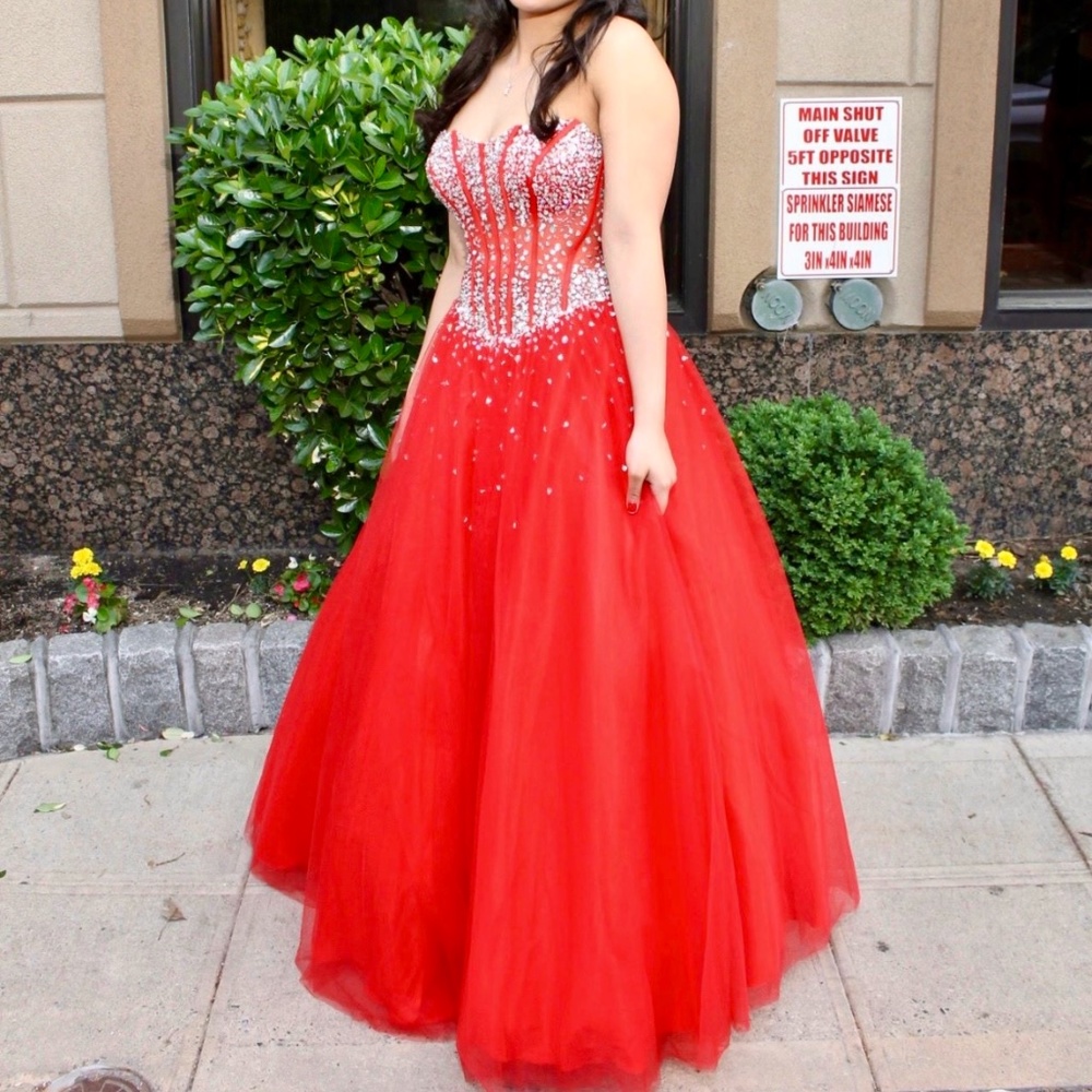 Sweet 16/Prom/Quinceanera/Ball Gown - Gem